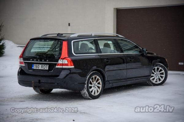 Melns Volvo V70 2014 Pērnava, ar dzinēja tilpumu 1.60 L un nobraukumu 330 tūkst. km par 7999 €, foto 6 vietnē AUTOMOTO.COM.LV