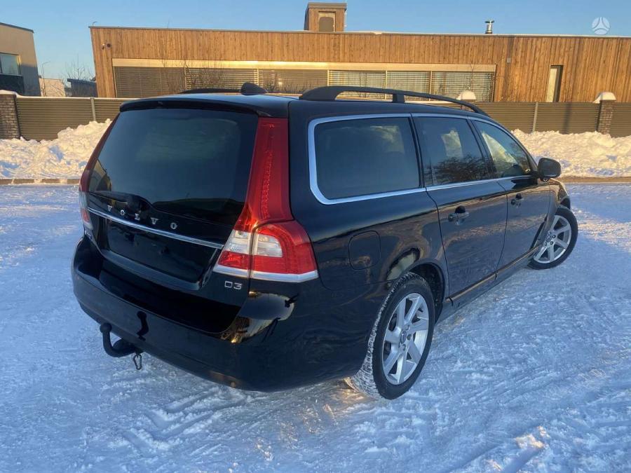 Melns Volvo V70 2014 Šauļi, ar dzinēja tilpumu 1.98 L un nobraukumu 263 tūkst. km par 8650 €, foto 5 vietnē AUTOMOTO.COM.LV