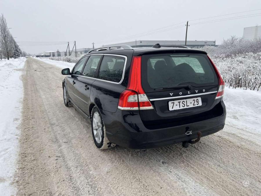 Black Volvo V70 2014 in Kaunas, with an engine capacity of 1.56 L and mileage of 285 thousand km for 7150 €, photo 12 on AUTOMOTO.COM.LV