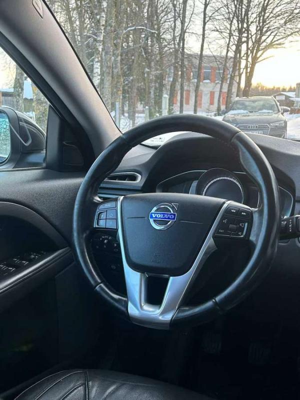Melns Volvo V70 2014 Raseiniai, ar dzinēja tilpumu 1.97 L un nobraukumu 303 tūkst. km par 6600 €, foto 4 vietnē AUTOMOTO.COM.LV