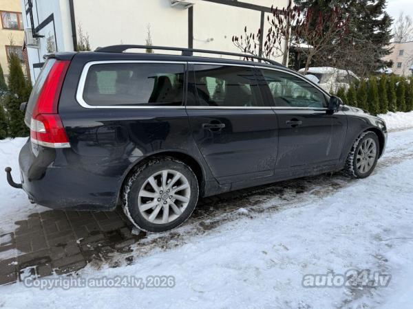 Melns Volvo V70 2014 Tallina, ar dzinēja tilpumu 2.00 L un nobraukumu 214 tūkst. km par 8422 €, foto 2 vietnē AUTOMOTO.COM.LV