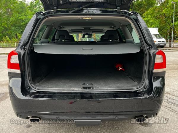 Melns Volvo V70 2014 Tallina, ar dzinēja tilpumu 2.00 L un nobraukumu 214 tūkst. km par 8422 €, foto 7 vietnē AUTOMOTO.COM.LV