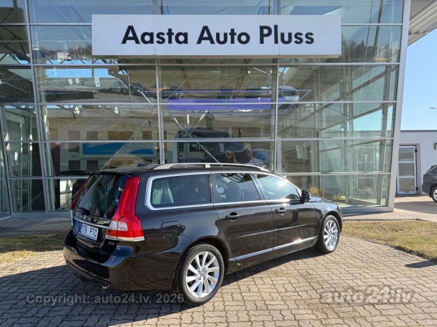 Black Volvo V70 2014 in Tartu, with an engine capacity of 2.00 L and mileage of 241 thousand km for 8200 €, photo 6 on AUTOMOTO.COM.LV