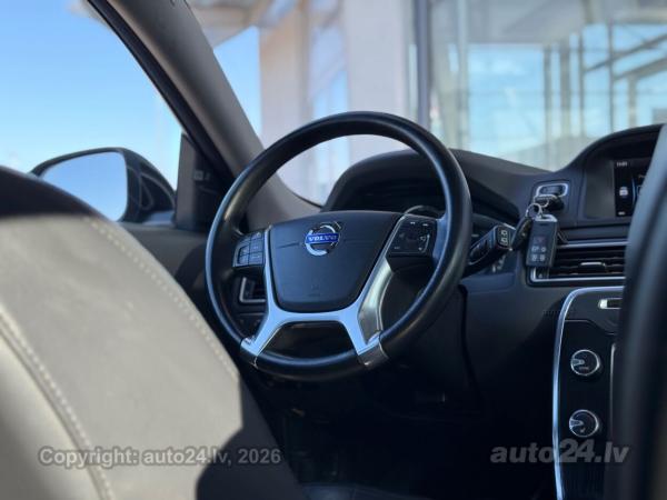 Melns Volvo V70 2014 Tartu, ar dzinēja tilpumu 2.00 L un nobraukumu 241 tūkst. km par 8200 €, foto 11 vietnē AUTOMOTO.COM.LV