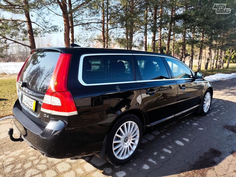 Melns Volvo V70 2014 Mažeikiai, ar dzinēja tilpumu 2.00 L un nobraukumu 229 tūkst. km par 7200 €, foto 27 vietnē AUTOMOTO.COM.LV