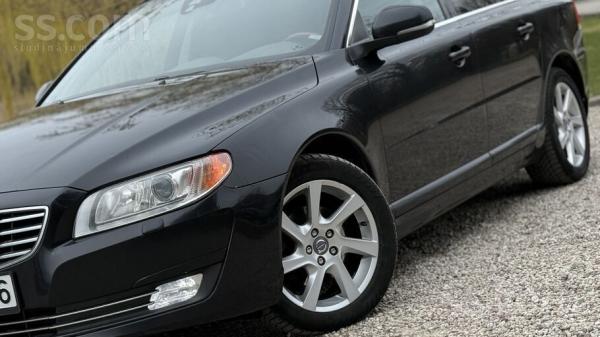 Black Volvo V70 2014 in Jurmala, with an engine capacity of 2.00 L and mileage of 0 thousand km for 5950 €, photo 3 on AUTOMOTO.COM.LV