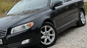 Black Volvo V70 2014 in Jurmala, with an engine capacity of 2.00 L and mileage of 0 thousand km for 5950 €, photo 4 on AUTOMOTO.COM.LV
