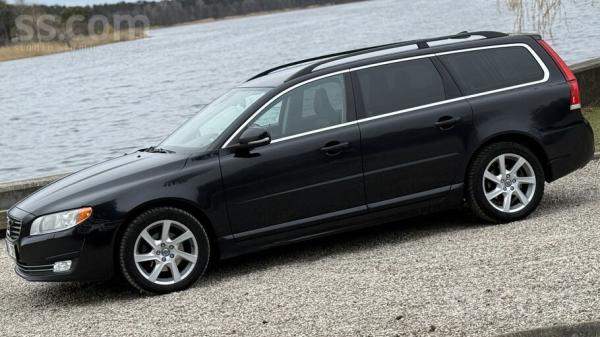 Black Volvo V70 2014 in Jurmala, with an engine capacity of 2.00 L and mileage of 0 thousand km for 5950 €, photo 4 on AUTOMOTO.COM.LV