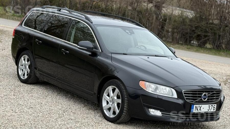 Black Volvo V70 2014 in Jurmala, with an engine capacity of 2.00 L and mileage of 0 thousand km for 5950 €, photo 9 on AUTOMOTO.COM.LV