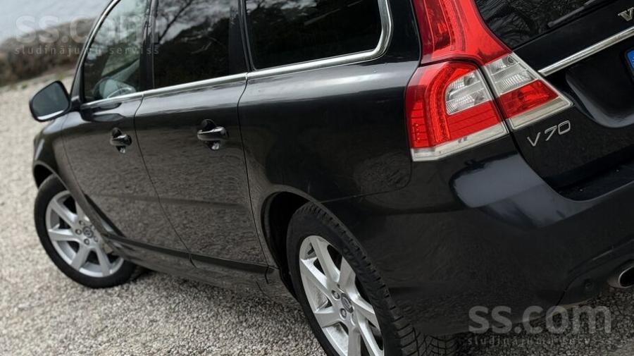 Black Volvo V70 2014 in Jurmala, with an engine capacity of 2.00 L and mileage of 0 thousand km for 5950 €, photo 14 on AUTOMOTO.COM.LV