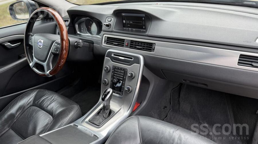 Black Volvo V70 2014 in Jurmala, with an engine capacity of 2.00 L and mileage of 0 thousand km for 5950 €, photo 18 on AUTOMOTO.COM.LV