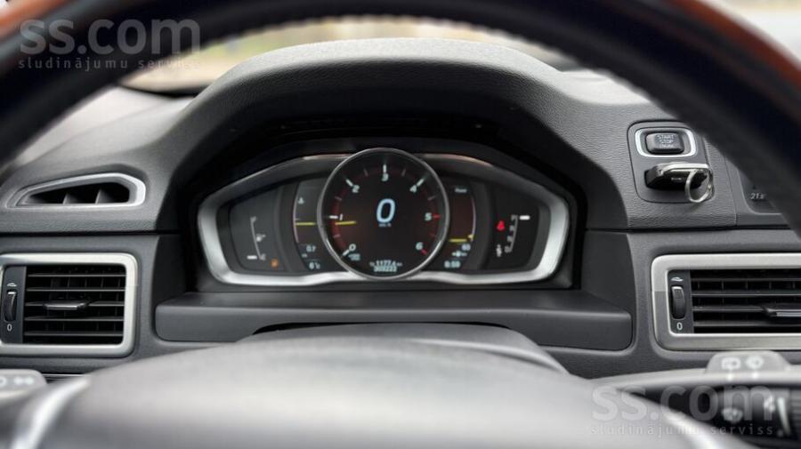 Black Volvo V70 2014 in Jurmala, with an engine capacity of 2.00 L and mileage of 0 thousand km for 5950 €, photo 27 on AUTOMOTO.COM.LV