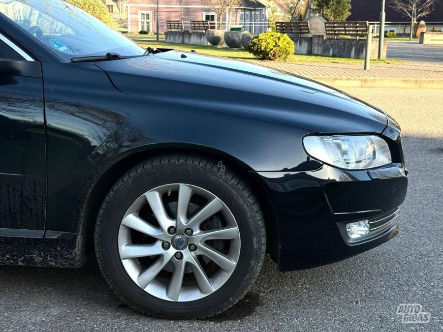 Black Volvo V70 2014 in Kaunas, with an engine capacity of 2.00 L and mileage of 302 thousand km for 6250 €, photo 3 on AUTOMOTO.COM.LV