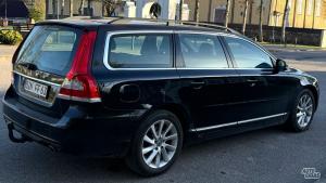 Black Volvo V70 2014 in Kaunas, with an engine capacity of 2.00 L and mileage of 302 thousand km for 6250 €, photo 7 on AUTOMOTO.COM.LV