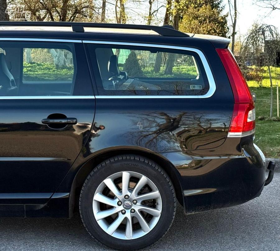 Black Volvo V70 2014 in Kaunas, with an engine capacity of 2.00 L and mileage of 302 thousand km for 6250 €, photo 12 on AUTOMOTO.COM.LV