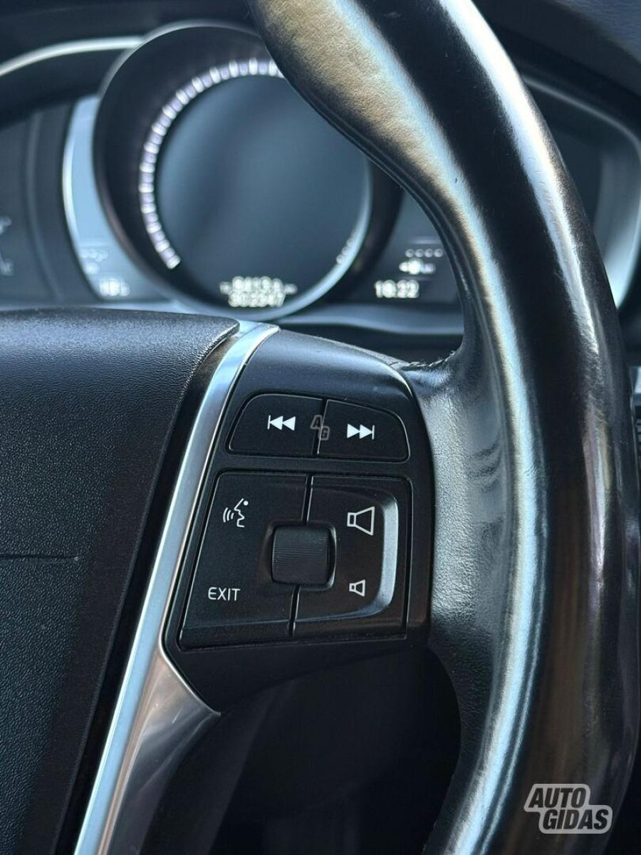 Black Volvo V70 2014 in Kaunas, with an engine capacity of 2.00 L and mileage of 302 thousand km for 6250 €, photo 18 on AUTOMOTO.COM.LV
