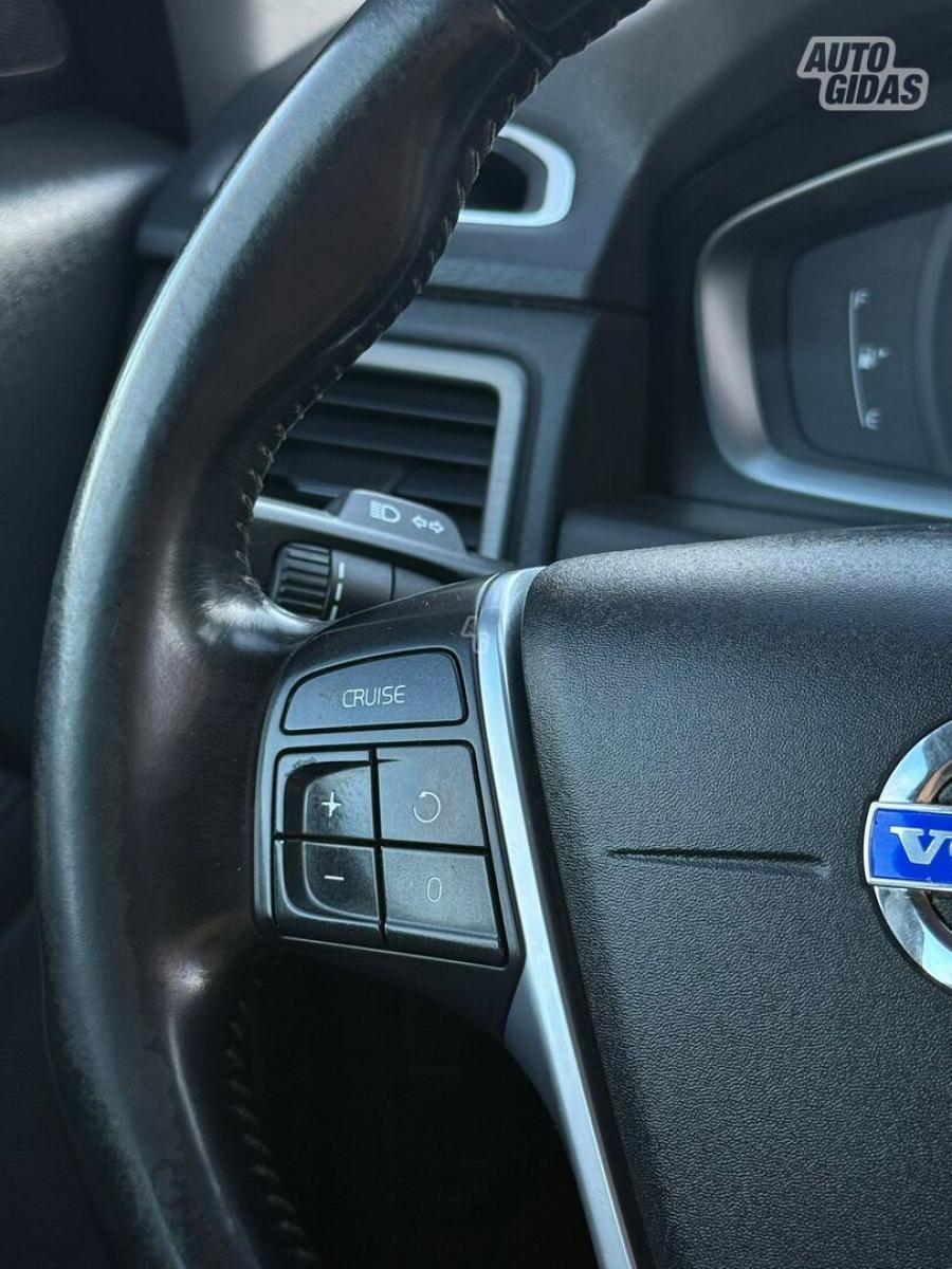 Black Volvo V70 2014 in Kaunas, with an engine capacity of 2.00 L and mileage of 302 thousand km for 6250 €, photo 20 on AUTOMOTO.COM.LV