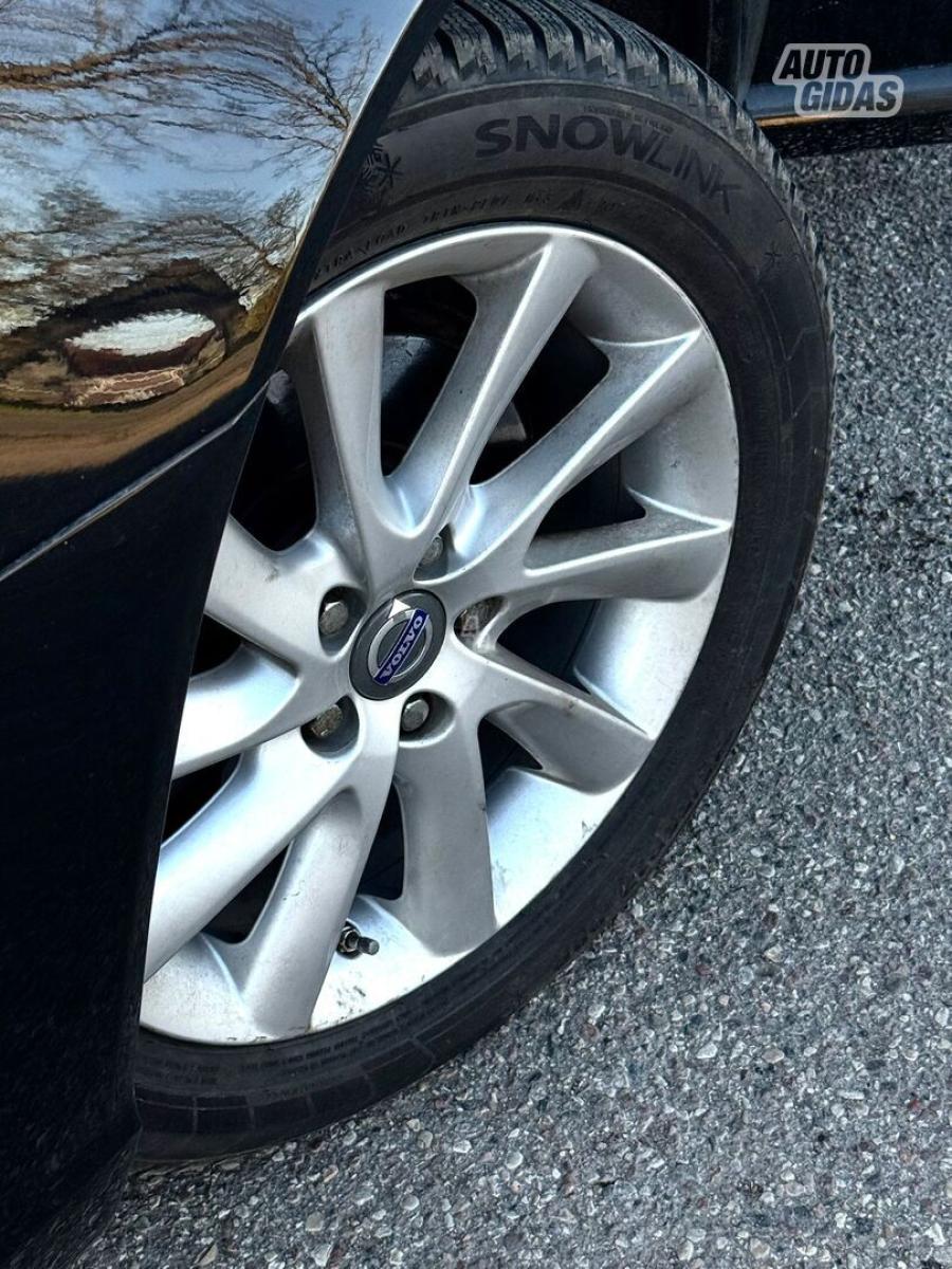 Black Volvo V70 2014 in Kaunas, with an engine capacity of 2.00 L and mileage of 302 thousand km for 6250 €, photo 35 on AUTOMOTO.COM.LV