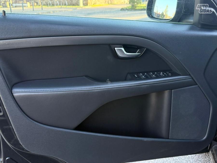 Black Volvo V70 2014 in Kaunas, with an engine capacity of 2.00 L and mileage of 302 thousand km for 6250 €, photo 36 on AUTOMOTO.COM.LV