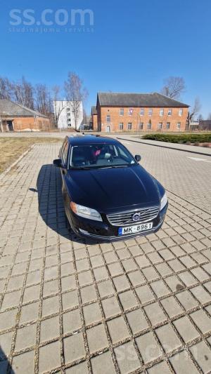 Melns Volvo V70 2014 Daugavpils, ar dzinēja tilpumu 2.00 L un nobraukumu 303 tūkst. km par 6200 €, foto 3 vietnē AUTOMOTO.COM.LV
