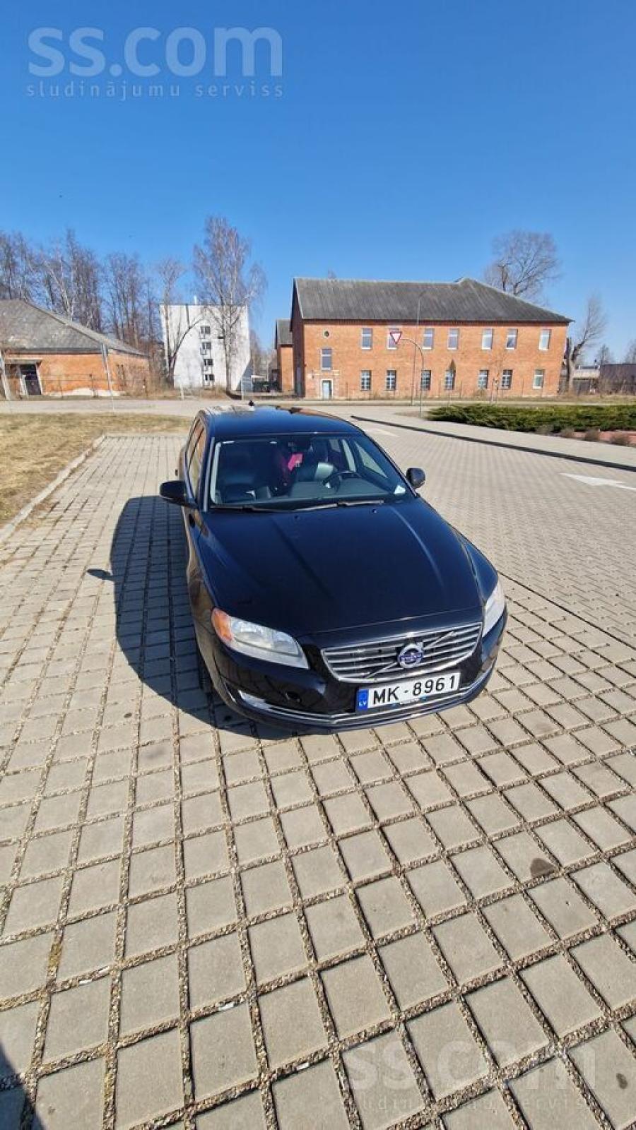 Melns Volvo V70 2014 Daugavpils, ar dzinēja tilpumu 2.00 L un nobraukumu 303 tūkst. km par 6200 €, foto 3 vietnē AUTOMOTO.COM.LV