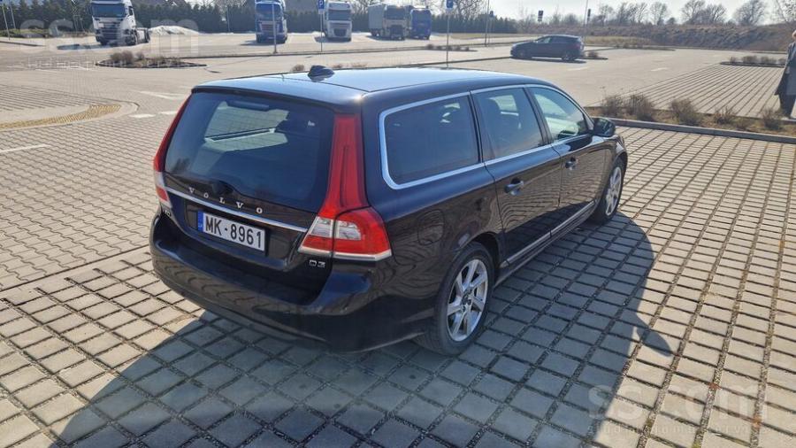 Melns Volvo V70 2014 Daugavpils, ar dzinēja tilpumu 2.00 L un nobraukumu 303 tūkst. km par 6200 €, foto 5 vietnē AUTOMOTO.COM.LV