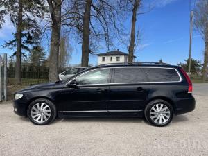 Melns Volvo V70 2014 Rīga, ar dzinēja tilpumu 2.00 L un nobraukumu 259 tūkst. km par 7290 €, foto 3 vietnē AUTOMOTO.COM.LV