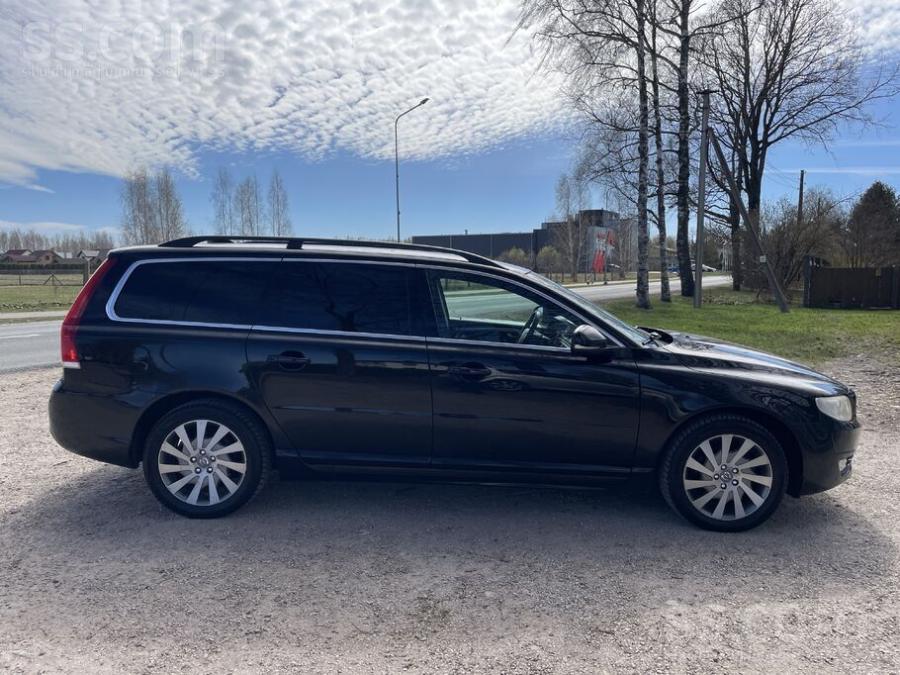 Melns Volvo V70 2014 Rīga, ar dzinēja tilpumu 2.00 L un nobraukumu 259 tūkst. km par 7290 €, foto 7 vietnē AUTOMOTO.COM.LV