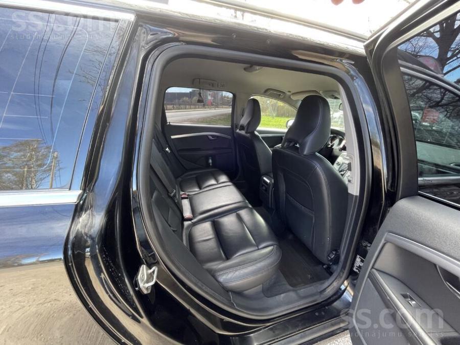 Melns Volvo V70 2014 Rīga, ar dzinēja tilpumu 2.00 L un nobraukumu 259 tūkst. km par 7290 €, foto 16 vietnē AUTOMOTO.COM.LV