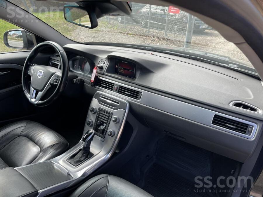 Melns Volvo V70 2014 Rīga, ar dzinēja tilpumu 2.00 L un nobraukumu 259 tūkst. km par 7290 €, foto 19 vietnē AUTOMOTO.COM.LV