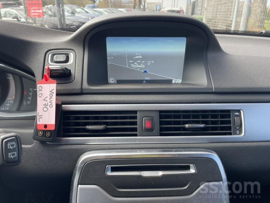 Melns Volvo V70 2014 Rīga, ar dzinēja tilpumu 2.00 L un nobraukumu 259 tūkst. km par 7290 €, foto 25 vietnē AUTOMOTO.COM.LV