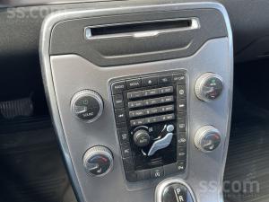Melns Volvo V70 2014 Rīga, ar dzinēja tilpumu 2.00 L un nobraukumu 259 tūkst. km par 7290 €, foto 27 vietnē AUTOMOTO.COM.LV