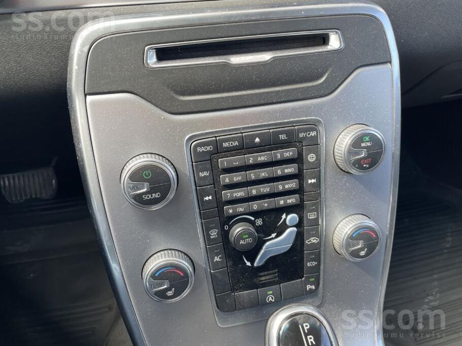 Melns Volvo V70 2014 Rīga, ar dzinēja tilpumu 2.00 L un nobraukumu 259 tūkst. km par 7290 €, foto 27 vietnē AUTOMOTO.COM.LV