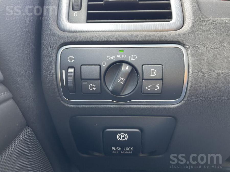 Melns Volvo V70 2014 Rīga, ar dzinēja tilpumu 2.00 L un nobraukumu 259 tūkst. km par 7290 €, foto 30 vietnē AUTOMOTO.COM.LV