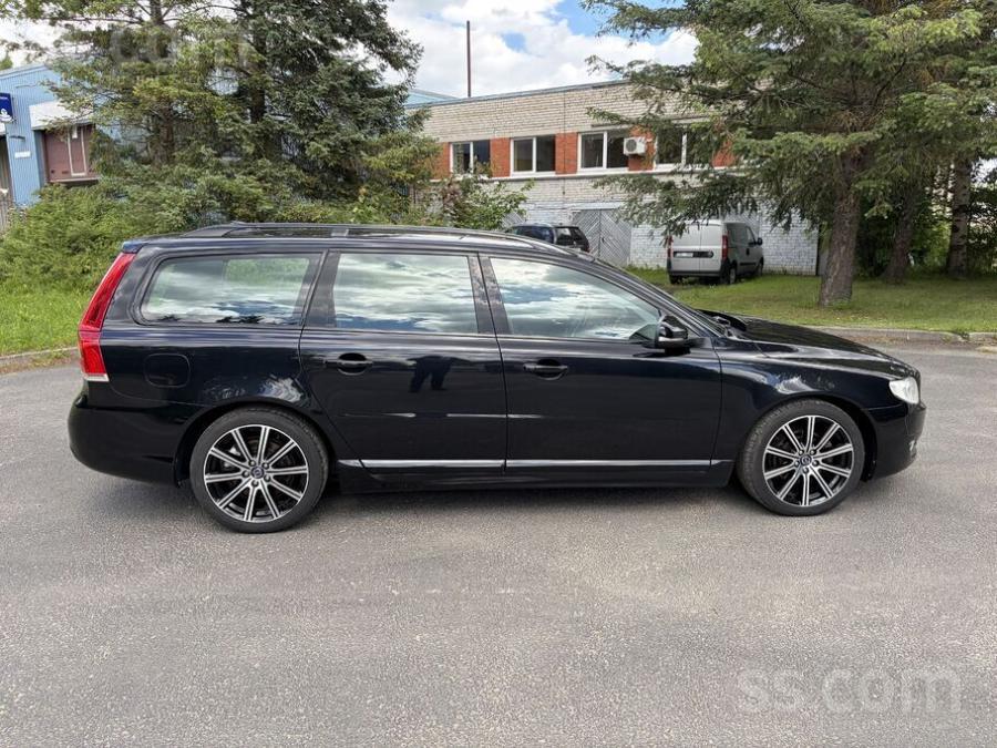 Melns Volvo V70 2014 Ogre, ar dzinēja tilpumu 2.00 L un nobraukumu 0 tūkst. km par 9500 €, foto 8 vietnē AUTOMOTO.COM.LV