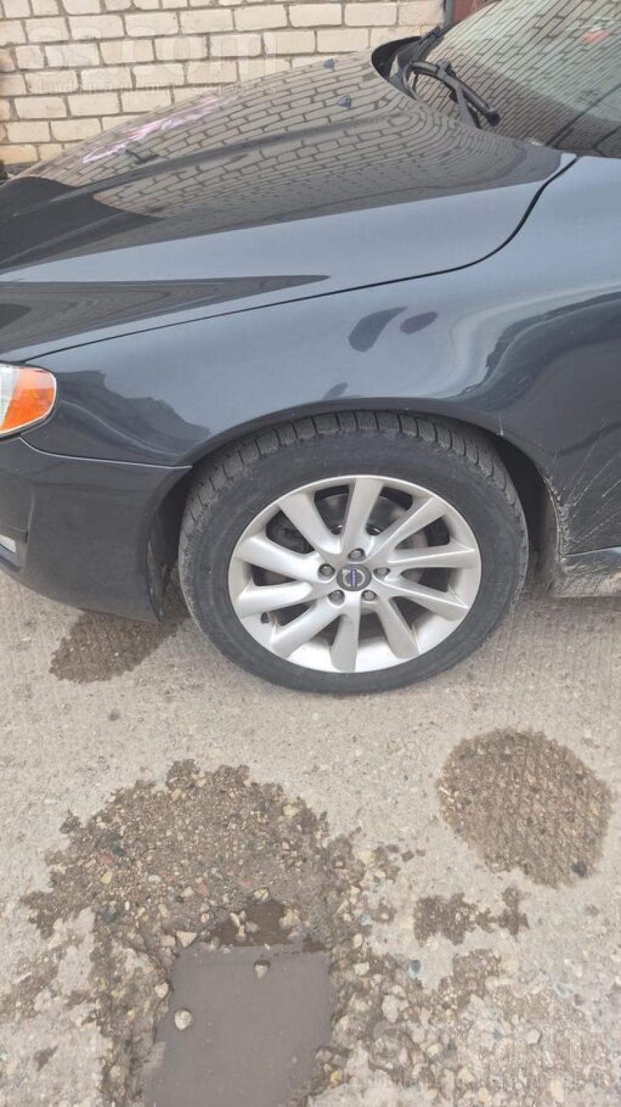 Black Volvo V70 2014 in Jekabpils, with an engine capacity of 2.00 L and mileage of 180 thousand km for 6300 €, photo 1 on AUTOMOTO.COM.LV