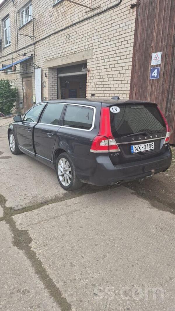 Черный Вольво В70 2014 в Екабпилс, объемом двигателя 2.00 л и пробегом 180 тыс. км за 6300 €, фото 2 на AUTOMOTO.COM.LV