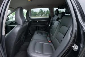 Melns Volvo V70 2014 Liepāja, ar dzinēja tilpumu 2.00 L un nobraukumu 306 tūkst. km par 9800 €, foto 10 vietnē AUTOMOTO.COM.LV