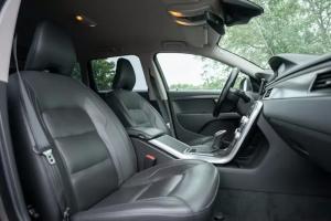 Melns Volvo V70 2014 Liepāja, ar dzinēja tilpumu 2.00 L un nobraukumu 306 tūkst. km par 9800 €, foto 13 vietnē AUTOMOTO.COM.LV