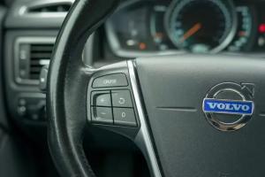Melns Volvo V70 2014 Liepāja, ar dzinēja tilpumu 2.00 L un nobraukumu 306 tūkst. km par 9800 €, foto 24 vietnē AUTOMOTO.COM.LV