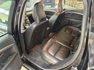 Black Volvo V70 2014 in Vilnius, with an engine capacity of 1.60 L and mileage of 307 thousand km for 5450 €, photo 7 on AUTOMOTO.COM.LV