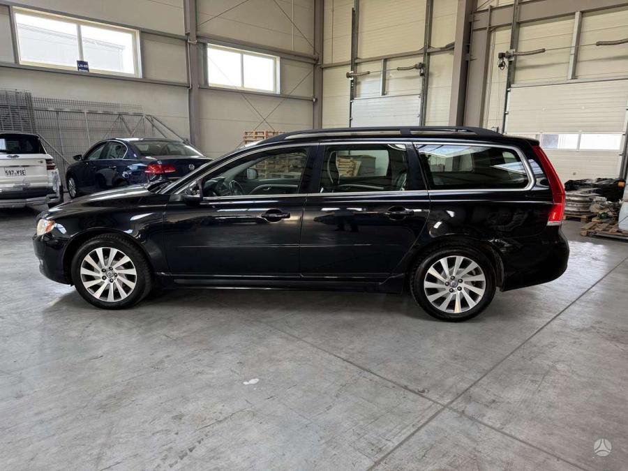 Black Volvo V70 2014 in Vilnius, with an engine capacity of 1.60 L and mileage of 307 thousand km for 5450 €, photo 10 on AUTOMOTO.COM.LV