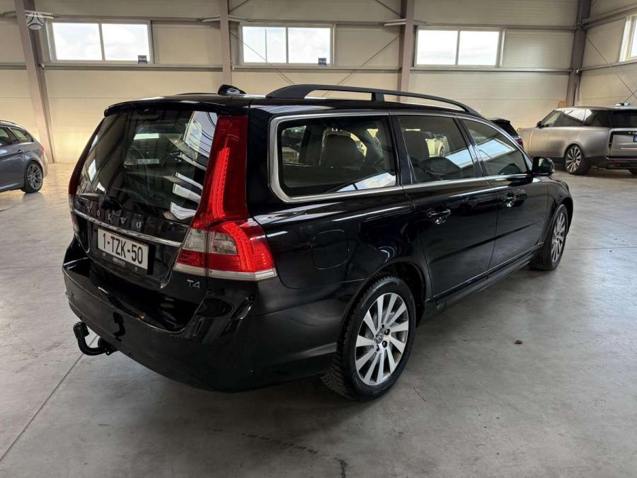 Black Volvo V70 2014 in Vilnius, with an engine capacity of 1.60 L and mileage of 307 thousand km for 5450 €, photo 12 on AUTOMOTO.COM.LV