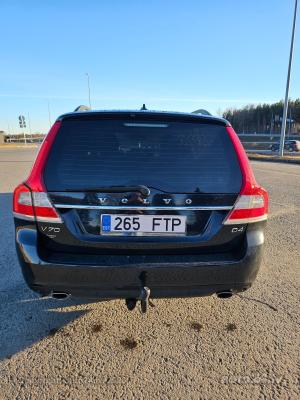 Melns Volvo V70 2014 Tallina, ar dzinēja tilpumu 2.00 L un nobraukumu 254 tūkst. km par 7300 €, foto 4 vietnē AUTOMOTO.COM.LV