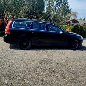 Black Volvo V70 2014 in Marijampole, with an engine capacity of 1.98 L and mileage of 420 thousand km for 2950 €, photo 5 on AUTOMOTO.COM.LV