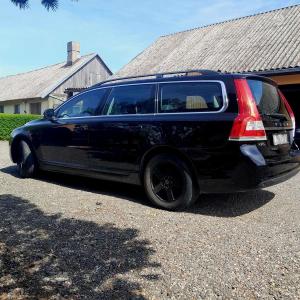 Black Volvo V70 2014 in Marijampole, with an engine capacity of 1.98 L and mileage of 420 thousand km for 2950 €, photo 6 on AUTOMOTO.COM.LV