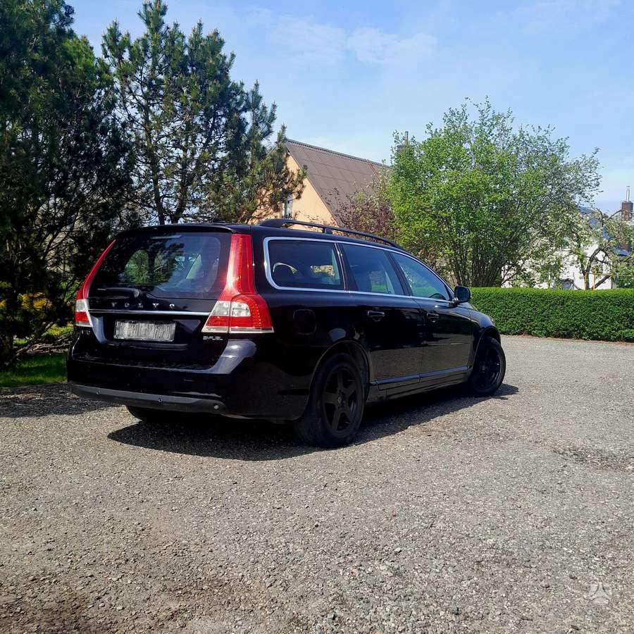 Black Volvo V70 2014 in Marijampole, with an engine capacity of 1.98 L and mileage of 420 thousand km for 2950 €, photo 7 on AUTOMOTO.COM.LV