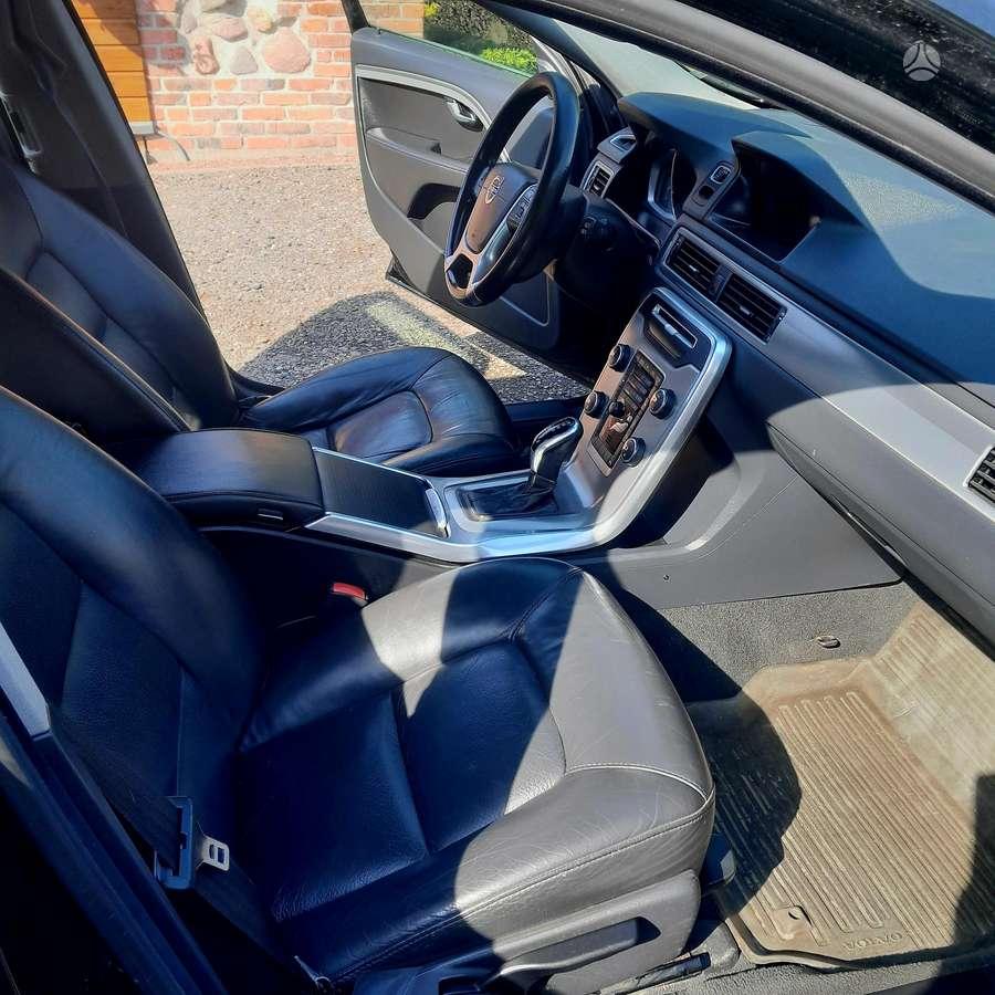 Black Volvo V70 2014 in Marijampole, with an engine capacity of 1.98 L and mileage of 420 thousand km for 2950 €, photo 11 on AUTOMOTO.COM.LV