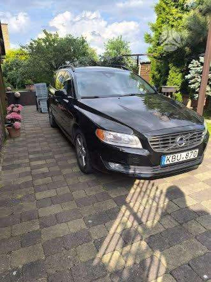 Melns Volvo V70 2014 Šauļi, ar dzinēja tilpumu 1.98 L un nobraukumu 249 tūkst. km par 6800 €, foto 3 vietnē AUTOMOTO.COM.LV