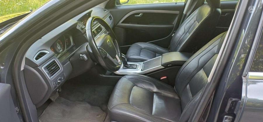 Black Volvo V70 2014 in Taurage, with an engine capacity of 1.98 L and mileage of 250 thousand km for 5400 €, photo 9 on AUTOMOTO.COM.LV